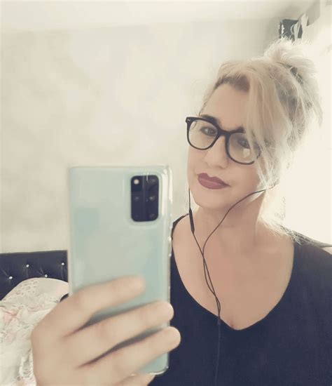 46f First Post A Lil Nervous 😅 Rselfiegirl