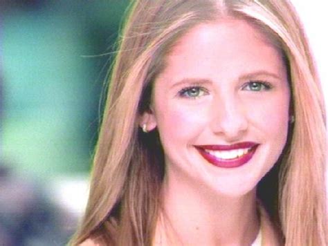 Smg In Maybelline Commercial Sarah Michelle Gellar Image 6413040 Fanpop