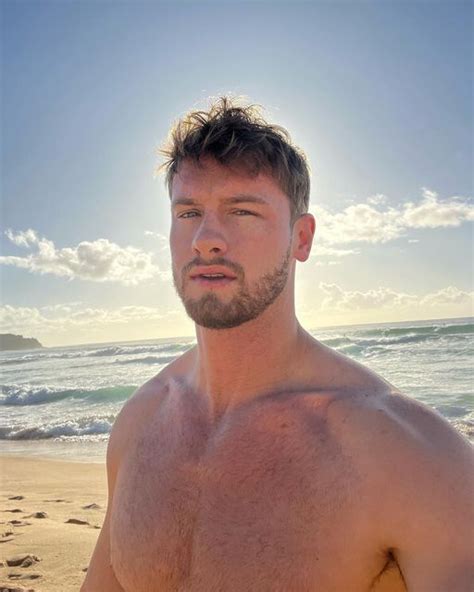 Jane The Virgin Rafael Rugby Young Men Haircuts Gypsy Trailer Michael Roberts Hunks Men
