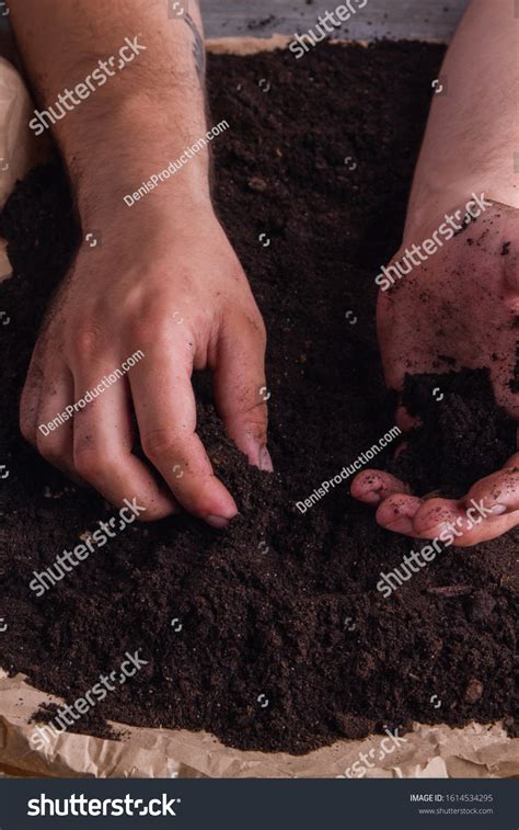 Farmer Working Ground Naked Hands Grabbing Foto De Stock