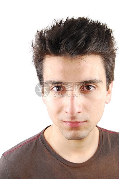 一个英俊快乐的年轻人的肖像白色微笑男人乐趣幸福成人男性高清图片下载 正版图片320578618 摄图网