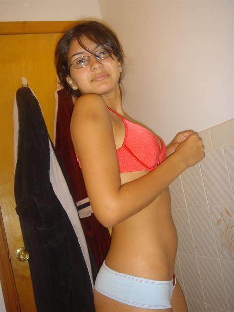 Pictures Showing For Hot Sexy Naked Girls Upskirt Mypornarchive Net