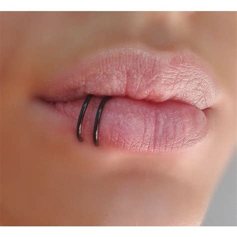 Pin Di Colmillo Blanco Su So Cool Piercing Al Viso Piercing Labbro