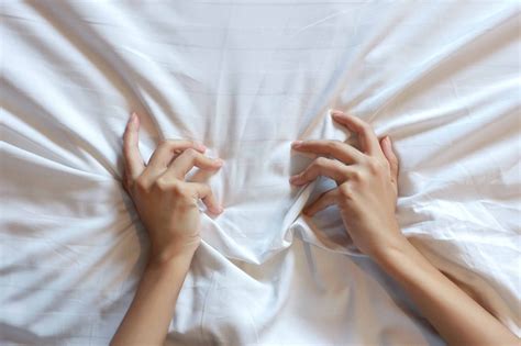 Squirting Orgasm What It Is And How It Happens Beebuze