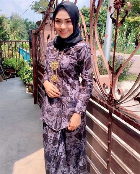Awek Melayu Ketat Awek Comil