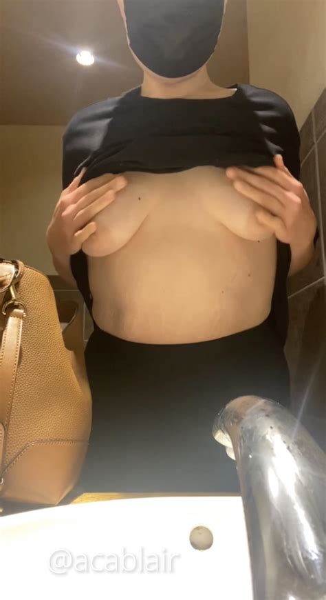 Quick Flash In The Full Bathroom For You Tonight At Dinner Scrolller
