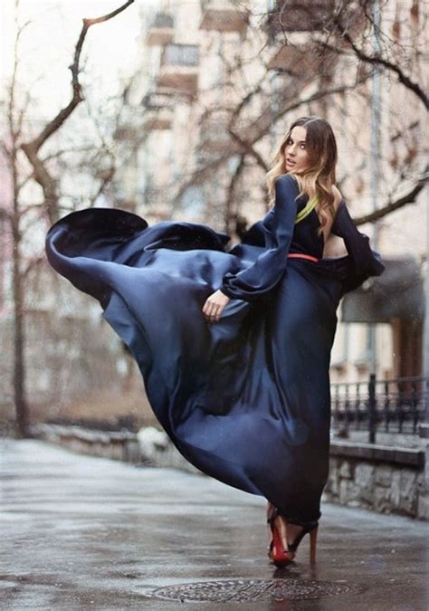 36 Women Taunt The Wind In Blowy Dresses Wow Gallery Ebaums World