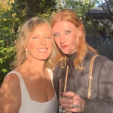 Photo Karin Viard Et Sa Fille Marguerite Le Jour De Son Mariage Le
