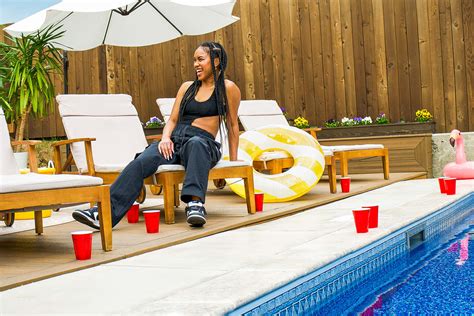 What To Wear To A Pool Party 6 Party Outfits For Every Type Of Summer Fling Nike Be