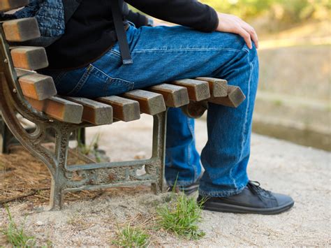 Habit Of Shaking Legs While Sitting This Is What It Reveals About You And Your Health