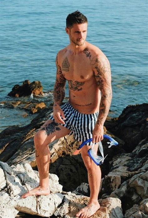 Pin En Eye Catching Guys For Gay Men