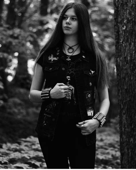 Metalhead Girl Outfits Metal Hairstyles Heavy Metal Fashion Gothic Metal Fallen Angels