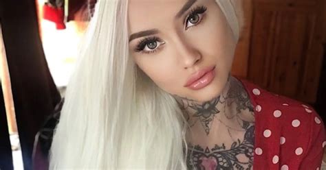 Модель для взрослых из Onlyfans Хелери Тыкке дала себе волю я ушла из
