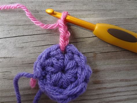 Fiber Flux How To Crochet In The Round