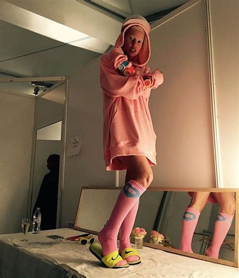 75 Hot Pictures Of Yolandi Visser Are Sexy As Hell That You Will Melt The Viraler