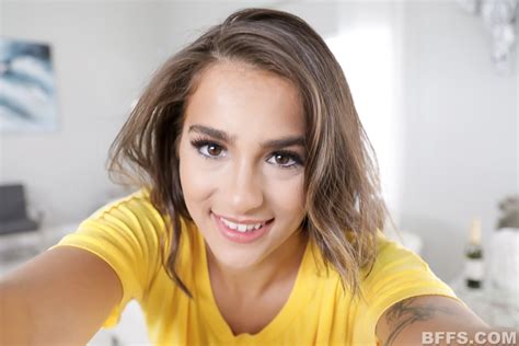 Sofie Reyez Telegraph