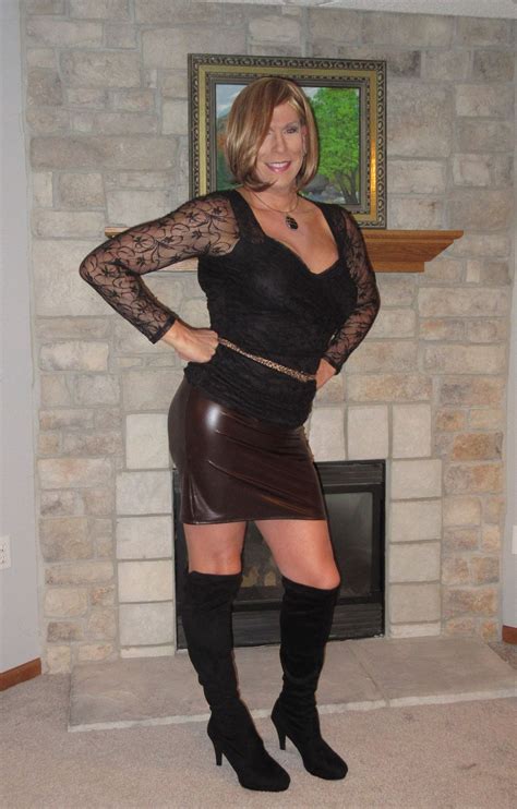Short Hair 2 Full Shot Hot Outfits Well Dressed Women