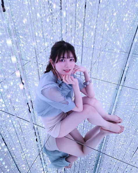Ikumiさんのインスタグラム写真 Ikumiinstagram「🥹 チームラボ💎 行く時の注意点教えるね☝🏻 1️⃣スカートng🙅‍♀️ 床の鏡に反射してパンツ見えちゃうよ🆖 ハーフ