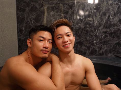 企鵝renguin on Twitter Naked underwear