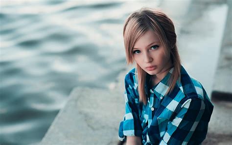 Wallpaper Wanita Model Melihat Viewer Gaun Biru Kotak Kotak Musim Semi Orang Pakaian