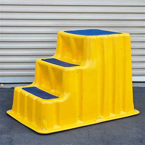 Heavy Duty 3 Step Stool With Non Slip Surface Portable And Durable Step Ladder For Warehouse