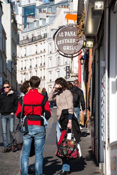 Hintergrundbilder Stadt Straße Mode Frankreich Paris Kleidung Montmartre Infrastruktur