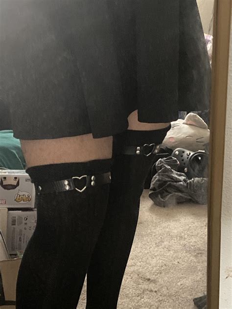 Wanted To Show Off My Cute New Thigh Highs😌 Scrolller