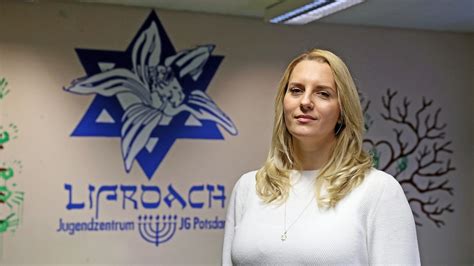 Jung Und Jüdisch Anna Antonova Stärkt Potsdams Gemeinde