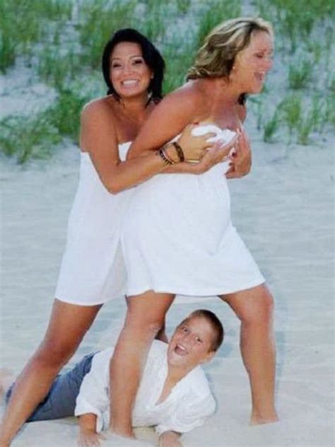 30 Hilarious Awkward Beach Photos WA Achievers