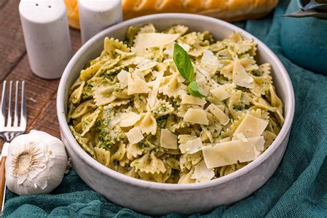 The Best Creamy Pesto Pasta 15 Minute Recipe Play Party Plan