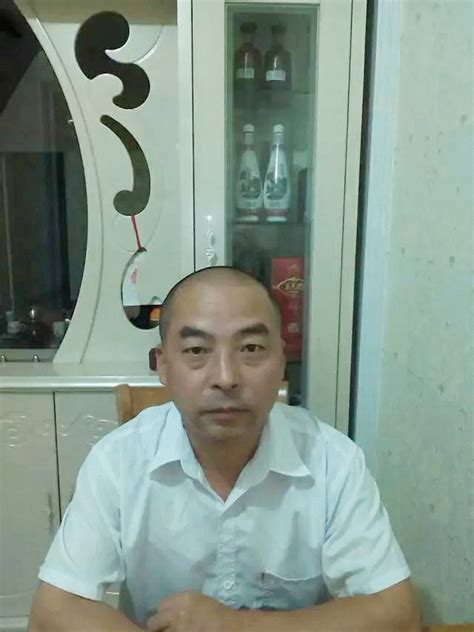 求一个大猩猩玩沙动态图清楚一点的谢谢 斗图吧动态图 动态图库网