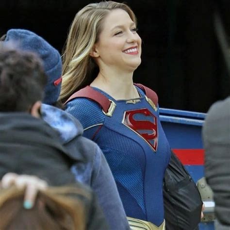 Agentedanverss บน Instagram Mas Fotos De Melissa En El Set De Supergirl🦸🏼‍♀️💙