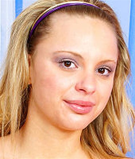 Amira Fayez Biographywiki Age Height Career Photos Mo