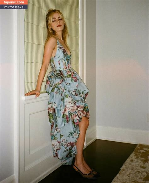 Adventuressabrina Aka Kiernan Shipka Nude Leaks Photo 1110 Faponic