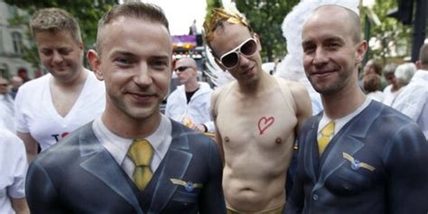 Schwule Wollen Rehabilitation Den Alten Paragraphen 175 Im Visier Tazde