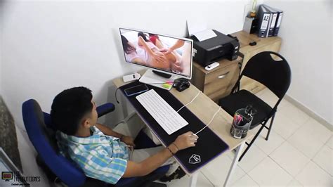 사무실에서 직원을 따먹고 다른 직원에게 발견된 상사 스페인어 포르노 xHamster