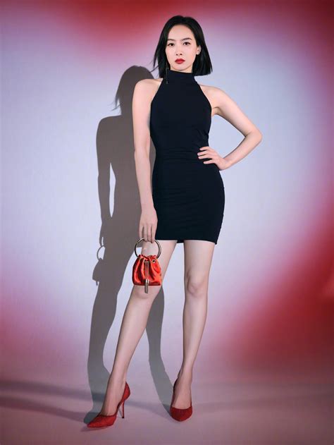 宋茜演绎Jimmy Choo 2022七夕特别系列自带气场的时髦女郎