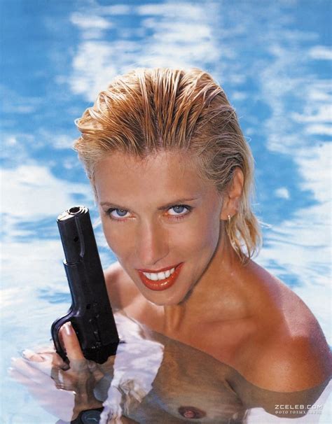 Алена Свиридова показала голую грудь в Playboy 1999 ZCELEB