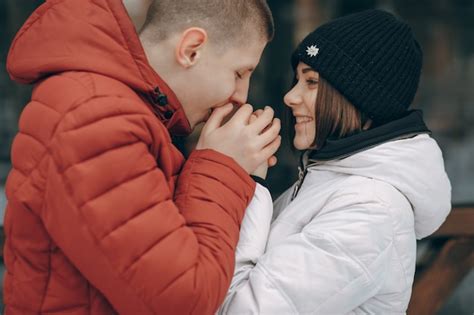 Premium Photo Outdoor Cold Romantic Togetherness Love
