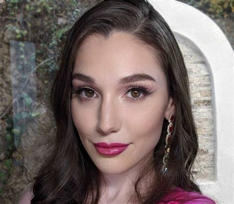 Lily Lou Biographywiki Age Height Career Photos And More School Trang Dai