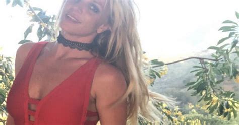 Britney Spears Instagram Flooded With Fans After Showcasing Her Rock Hard Abs Daily Star