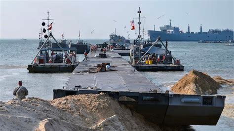 Us Military Starts Building Pier Off Of Gaza To Deliver Aid Abc News
