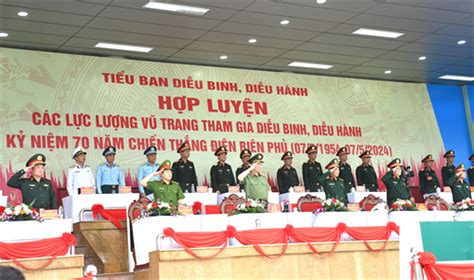Hợp luyện các lực lượng vũ trang tham gia diễu binh diễu hành kỷ niệm