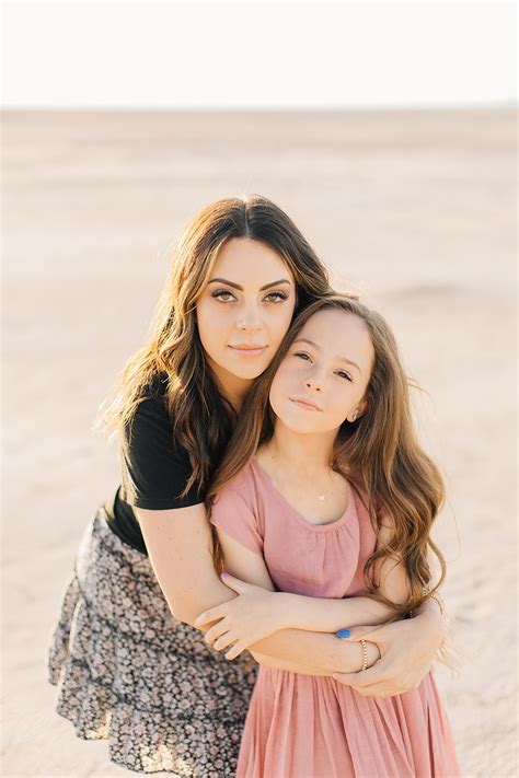 Mommy Daughter Photography Posing