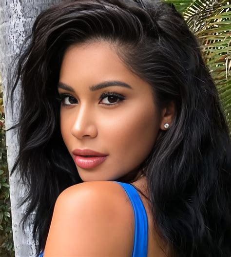 Janet Guzman Actress Age Videos Height Weight Biography Wikipedia And More School Trang Dai
