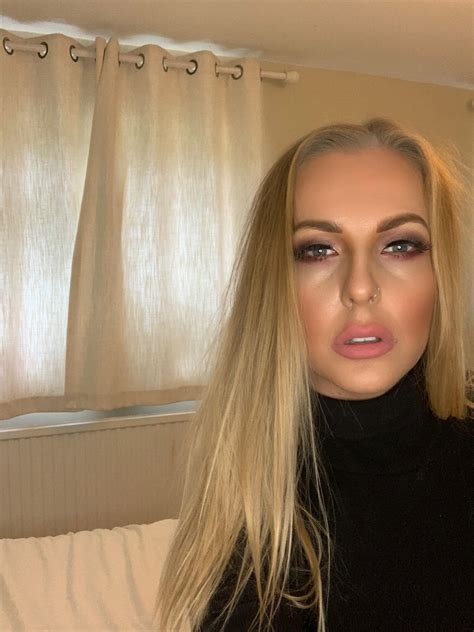 3 Only Come And Check Out This Sexy Mommy The Milf Next Door You Have Been Looking For Lots