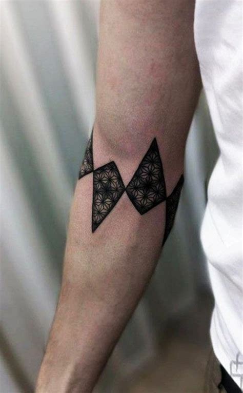 40 Interesting Small Tattoo Designs For Men With New Ideas