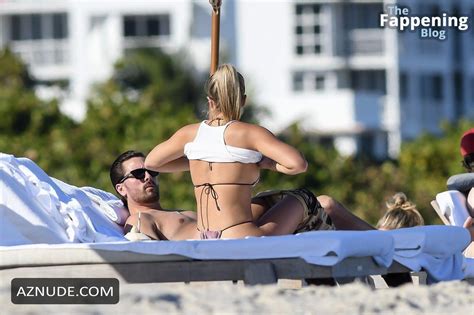Sofia Richies Sexy Beach Striptease In Miami Aznude