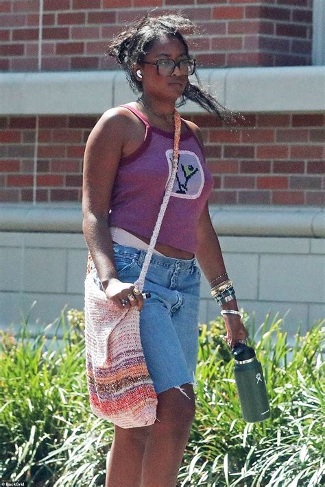 Former First Daughter Sasha Obama Is Nearly Unrecognizable In Glasses And Low Slung Jeans