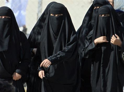 Saudi Sisters Stuck In Hong Kong For Five Months After Trying To Seek Asylum In Australia The